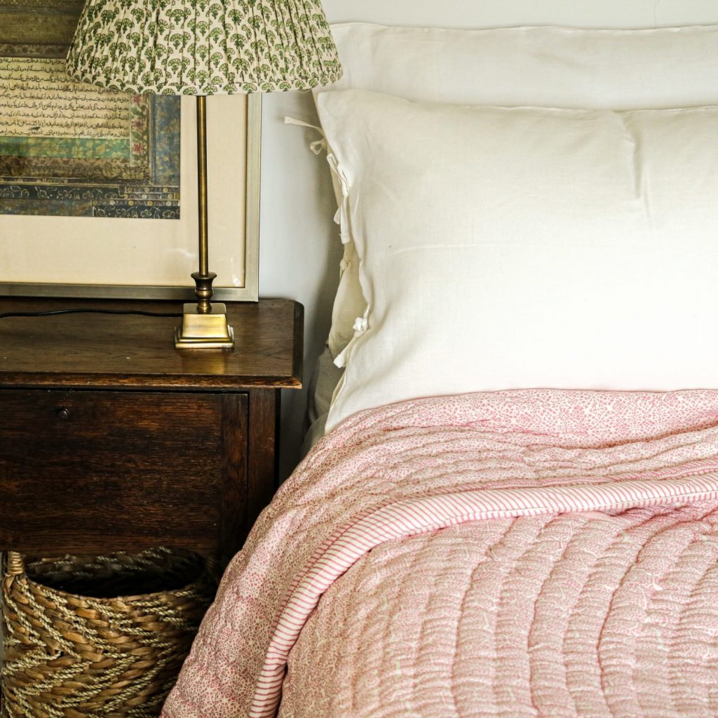 Kiki & Gauntess Quilt in Dusty Rose - Shenouk