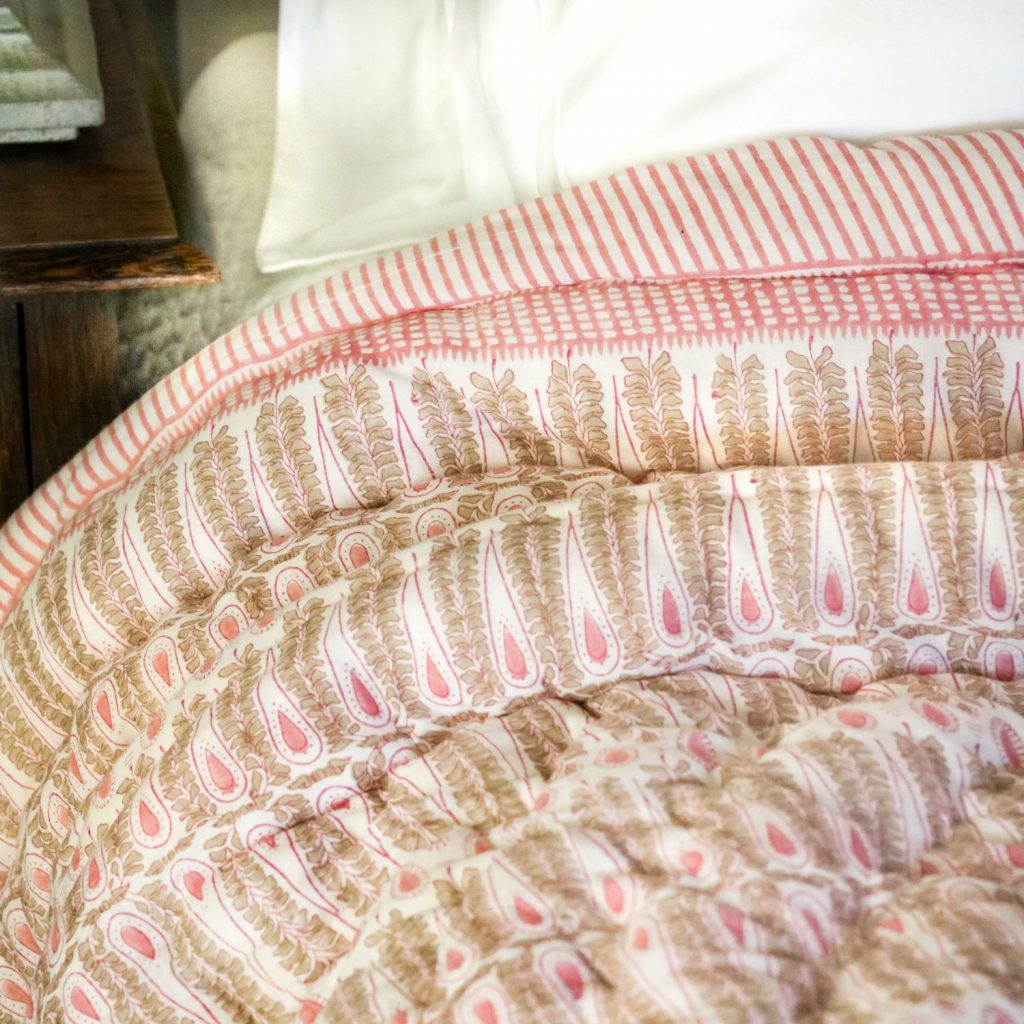 Carolla Quilt in Dusty Rose & Sand - Shenouk