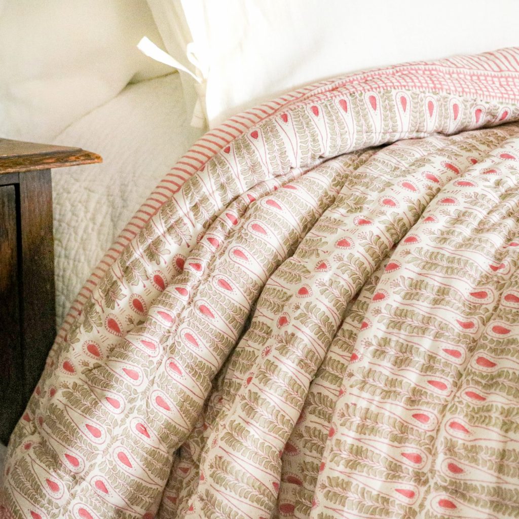 Carolla Quilt in Dusty Rose & Sage - Shenouk